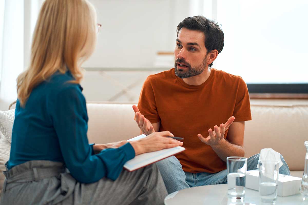 Qué es la connotación positiva en terapia - PsicoActiva